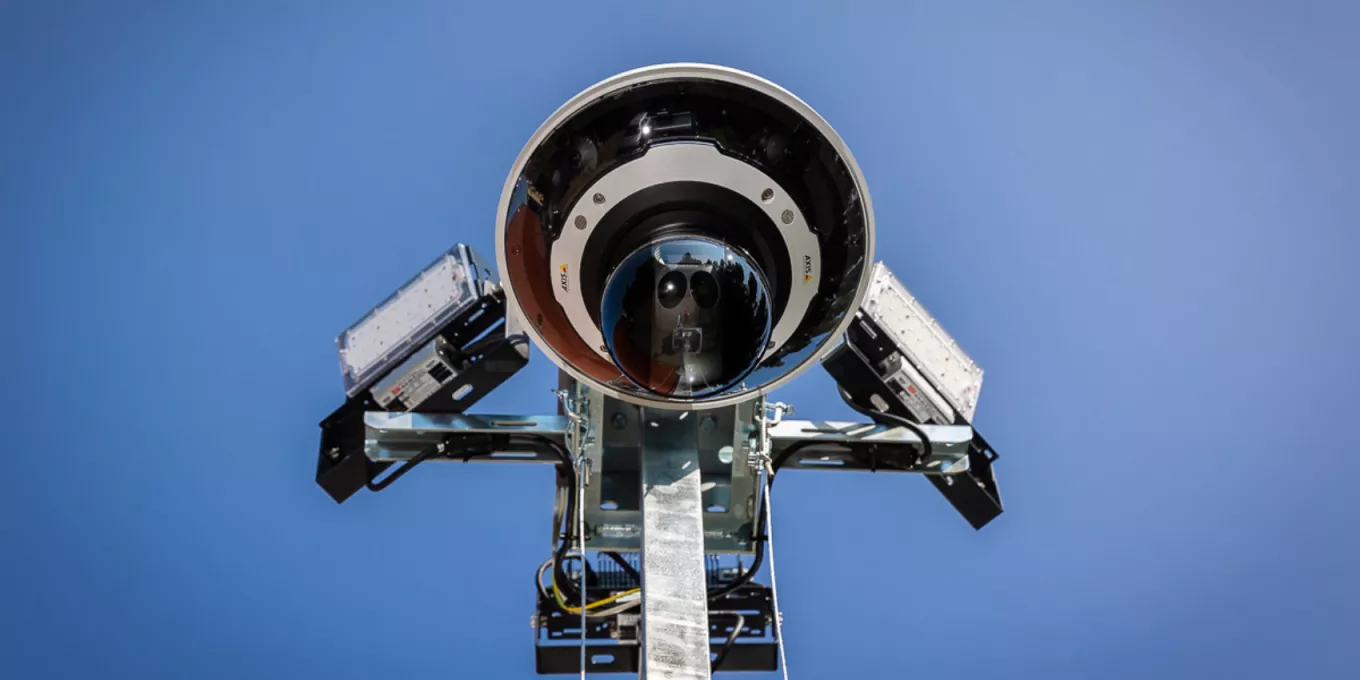 Crowd control and temporary video surveillance | Axis Communications